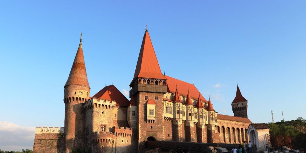 Romania amends D100 tax declaration form - Regfollower